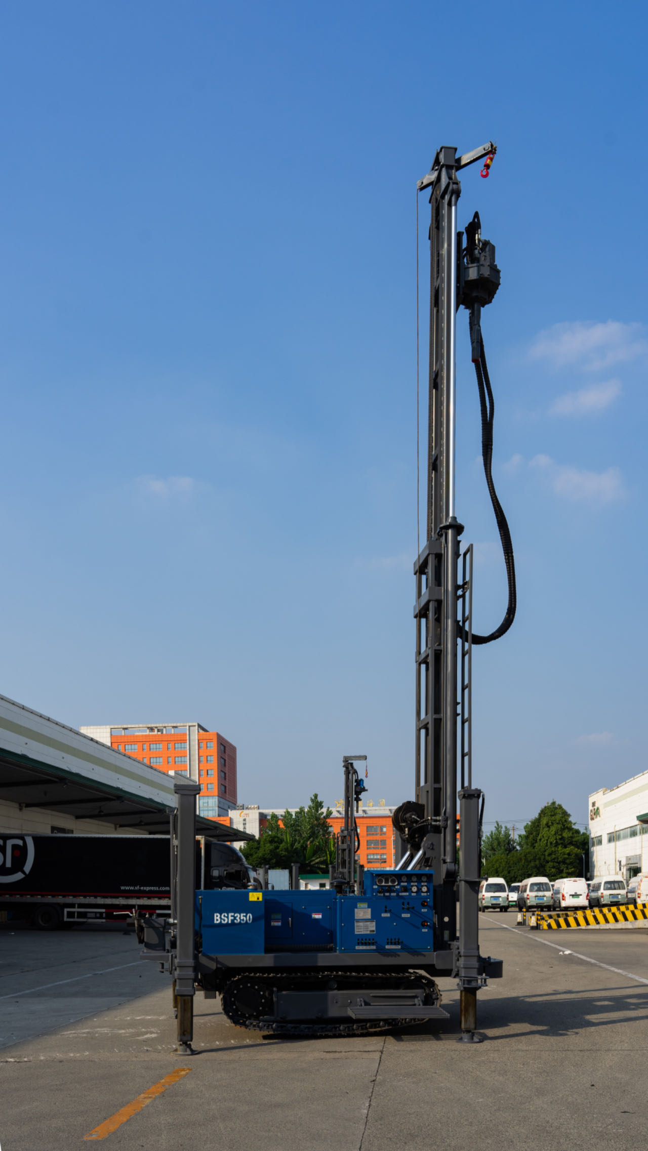 New model BSF350 water well drilling rig Steel Crawler 350m drilling ...